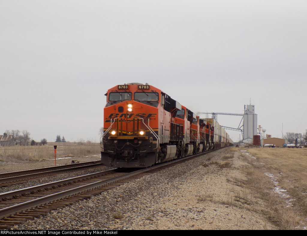 BNSF 6703